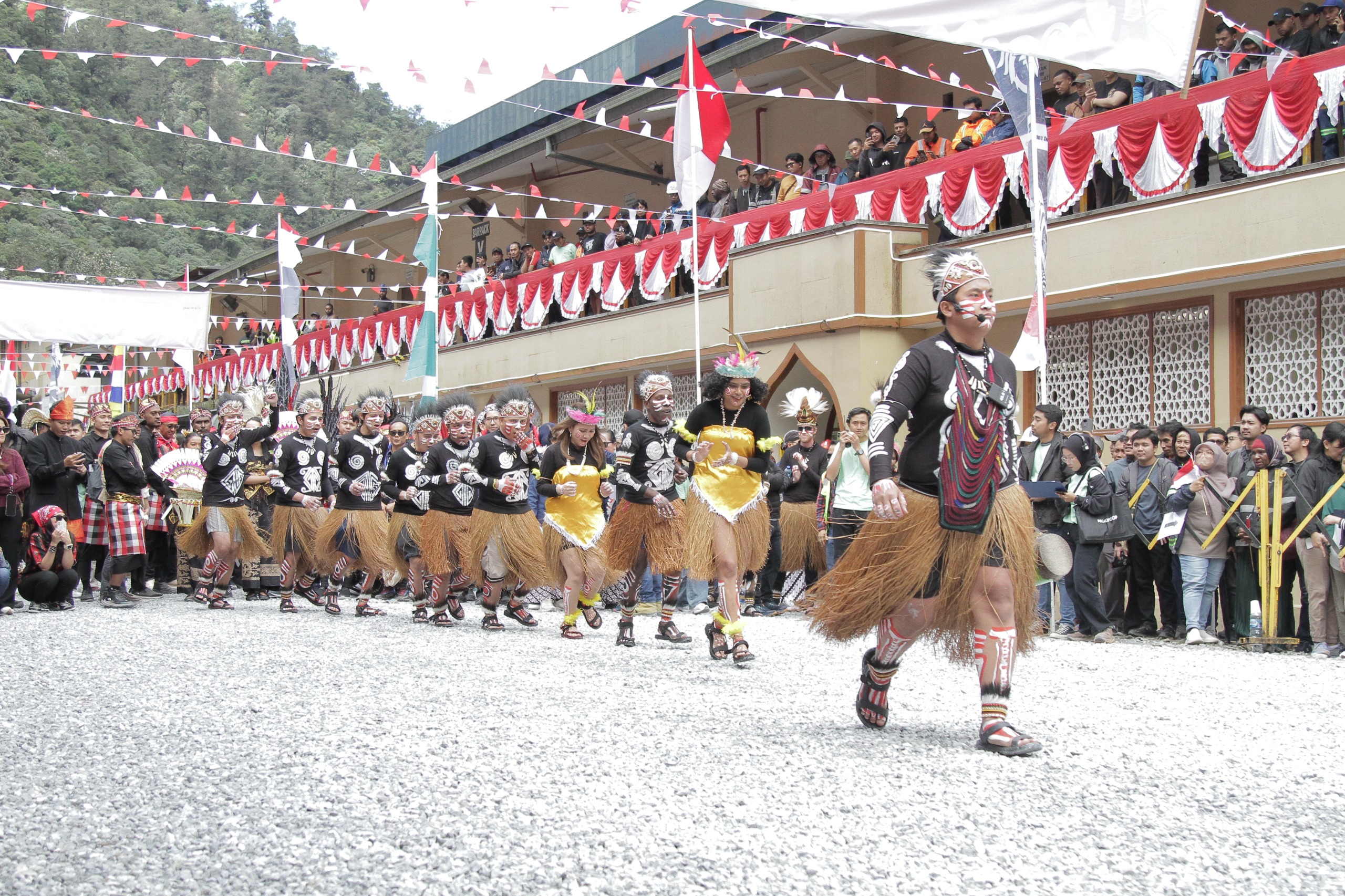 Karyawan Freeport Gelar Parade Budaya Indonesia, Serukan Persatuan ...